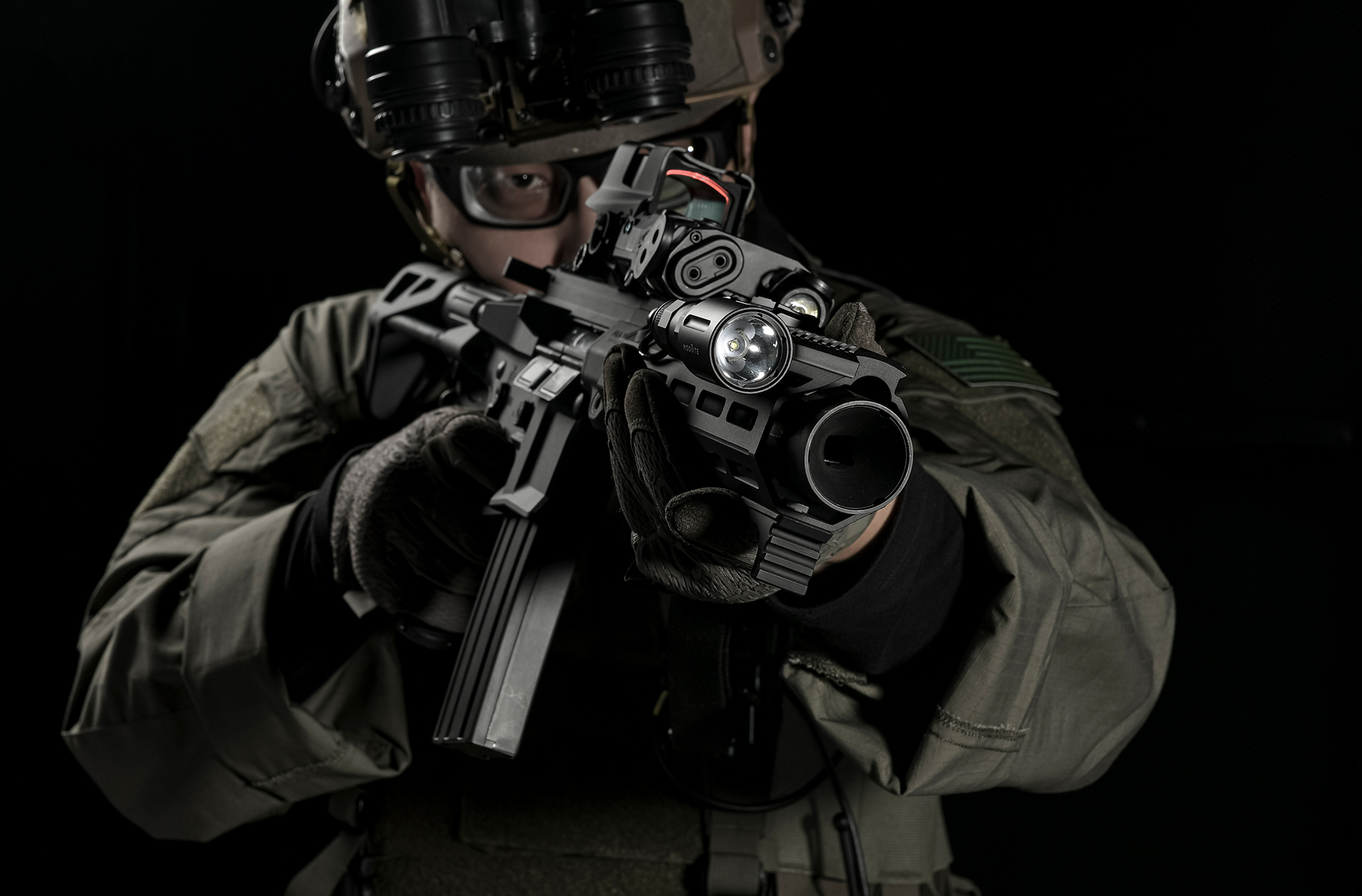 VFC x Maxim Defense MDX:510 AEG