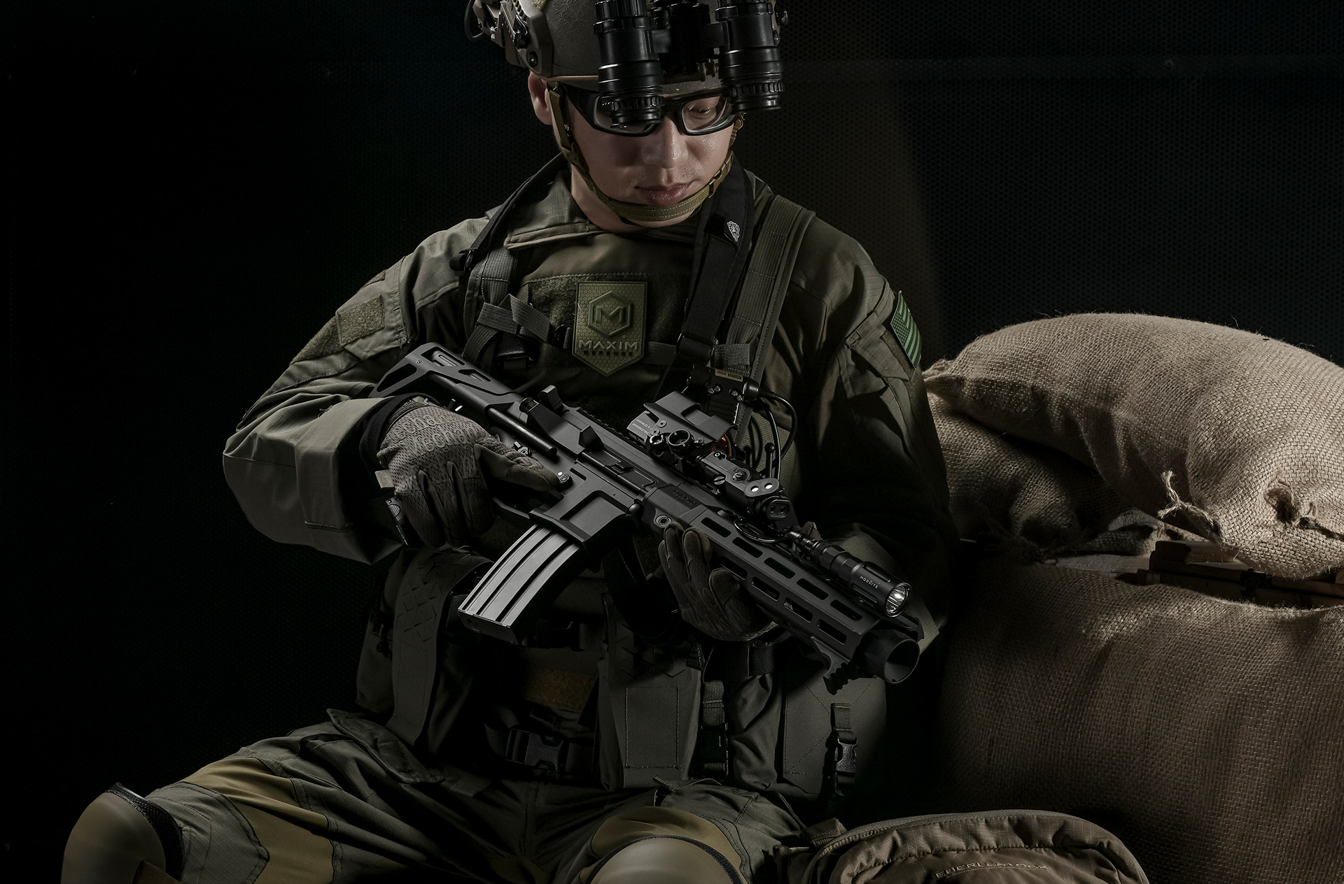 VFC x Maxim Defense MDX:510 AEG